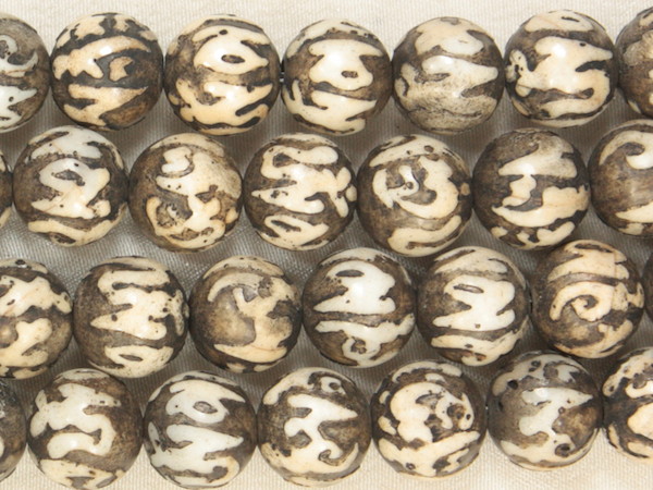 Om Mani Padme Hum Conch Mala :: Malas decorated with precious and ...